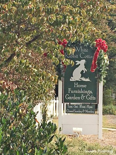 Browsing White Rabbit Cottage - Southern Hospitality