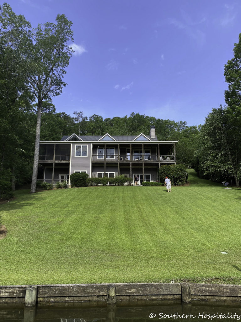 Kim's Lake House: Lake Martin, AL - Southern Hospitality