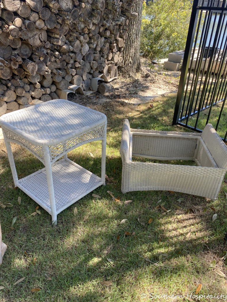Spray Painting Wicker - Southern Hospitality